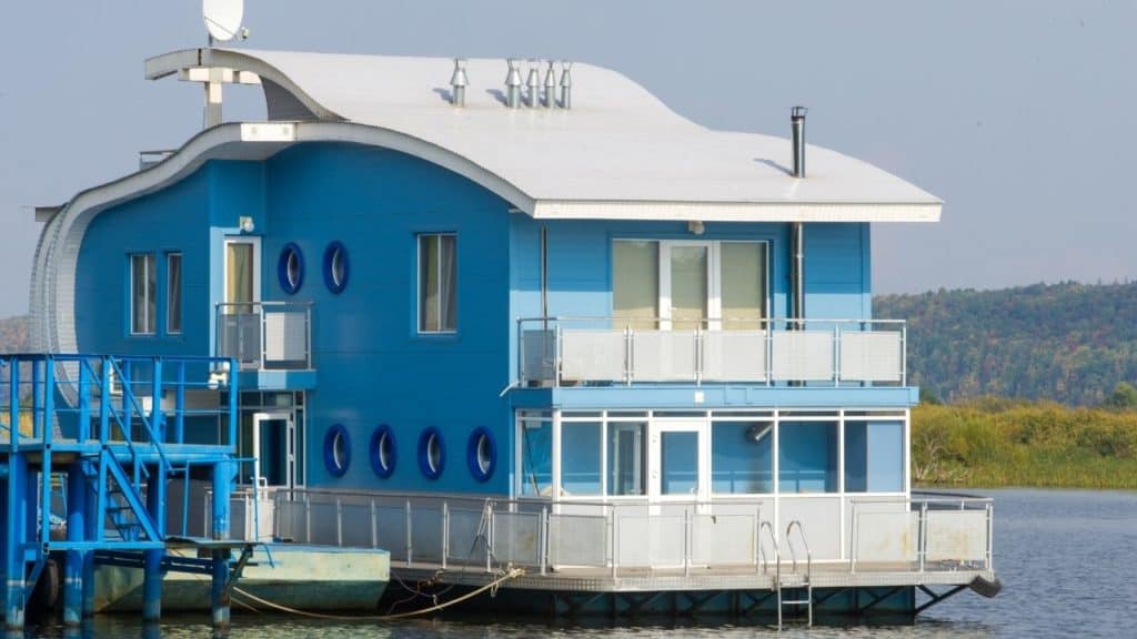 Ultimate Guide To Buying A Houseboat - property help